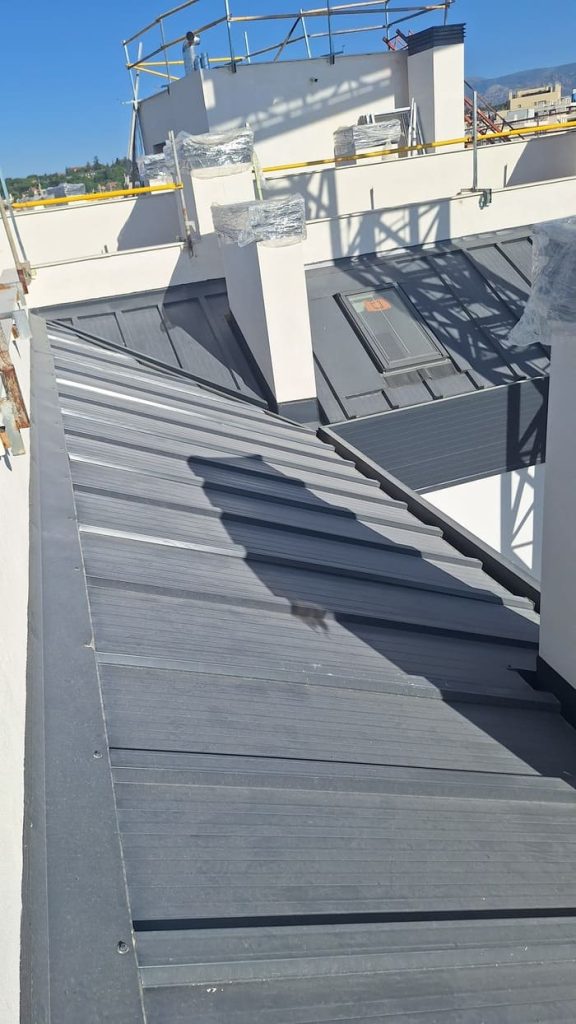 Panel Sándwich Precio m2 Tejado: Paneles + Instalación 🟢